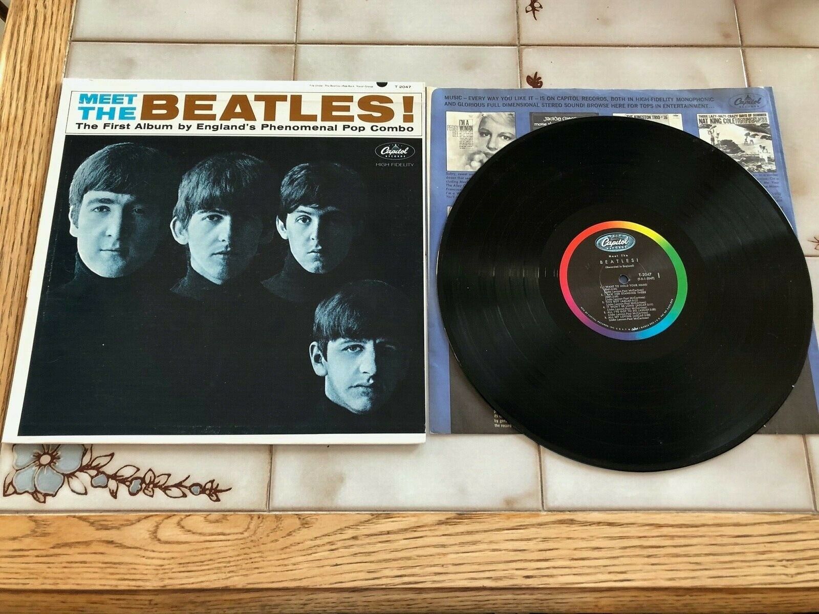 popsike.com - THE BEATLES Meet The Beatles LP RAINBOW LABEL CAPITOL ...