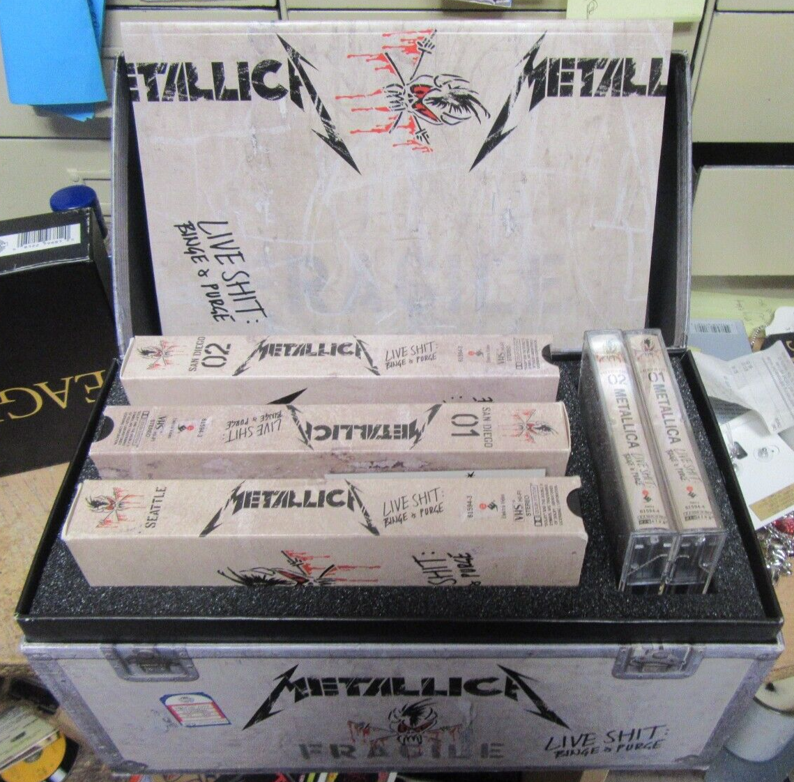 popsike.com - METALLICA LIVE SHIT:BINGE & PURGE RARE BOX SET VHS & CASSETTE WITH RARE BOOKLET ...