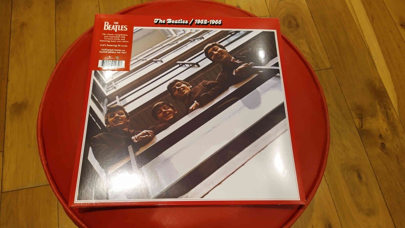 popsike.com - THE BEATLES 1962 to 1966 TRIPLE 3 LP RED ALBUM on RED ...