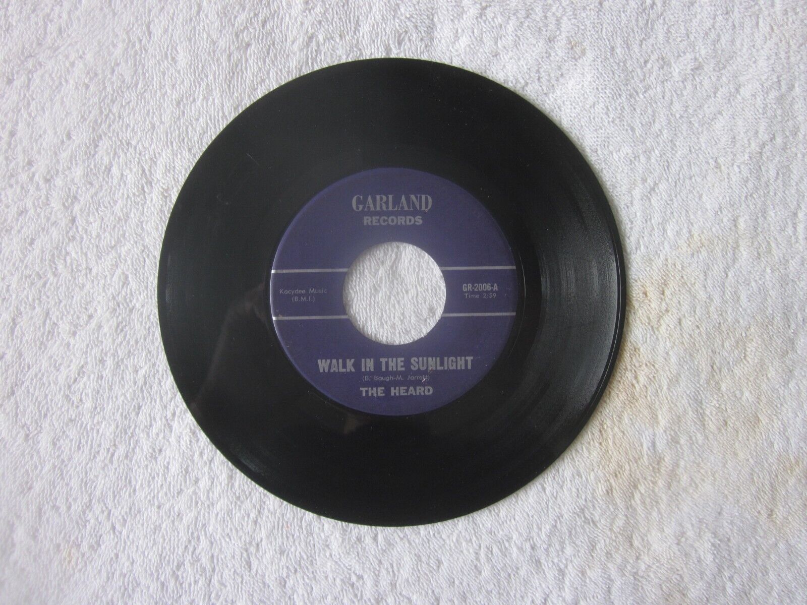 popsike.com - The Heard "Walk in the Sunlight/Itchin' in my Heart ...