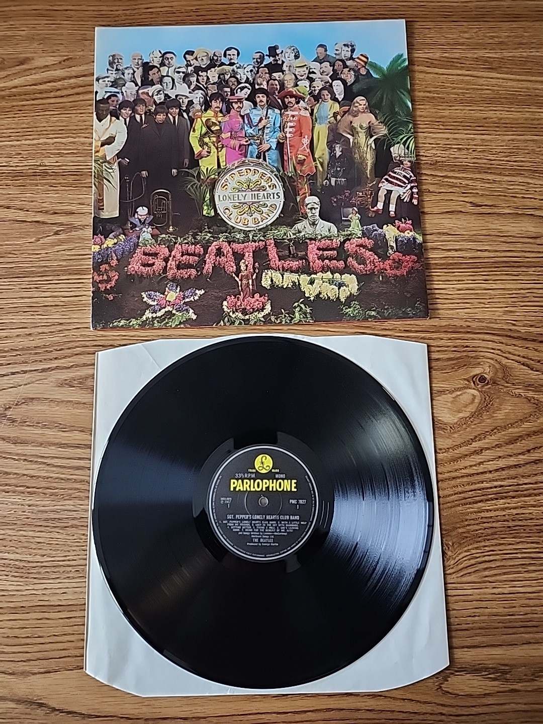 popsike.com - The Beatles 'Sgt. Pepper" 1981 (-1-1") tube mono LP UK ...
