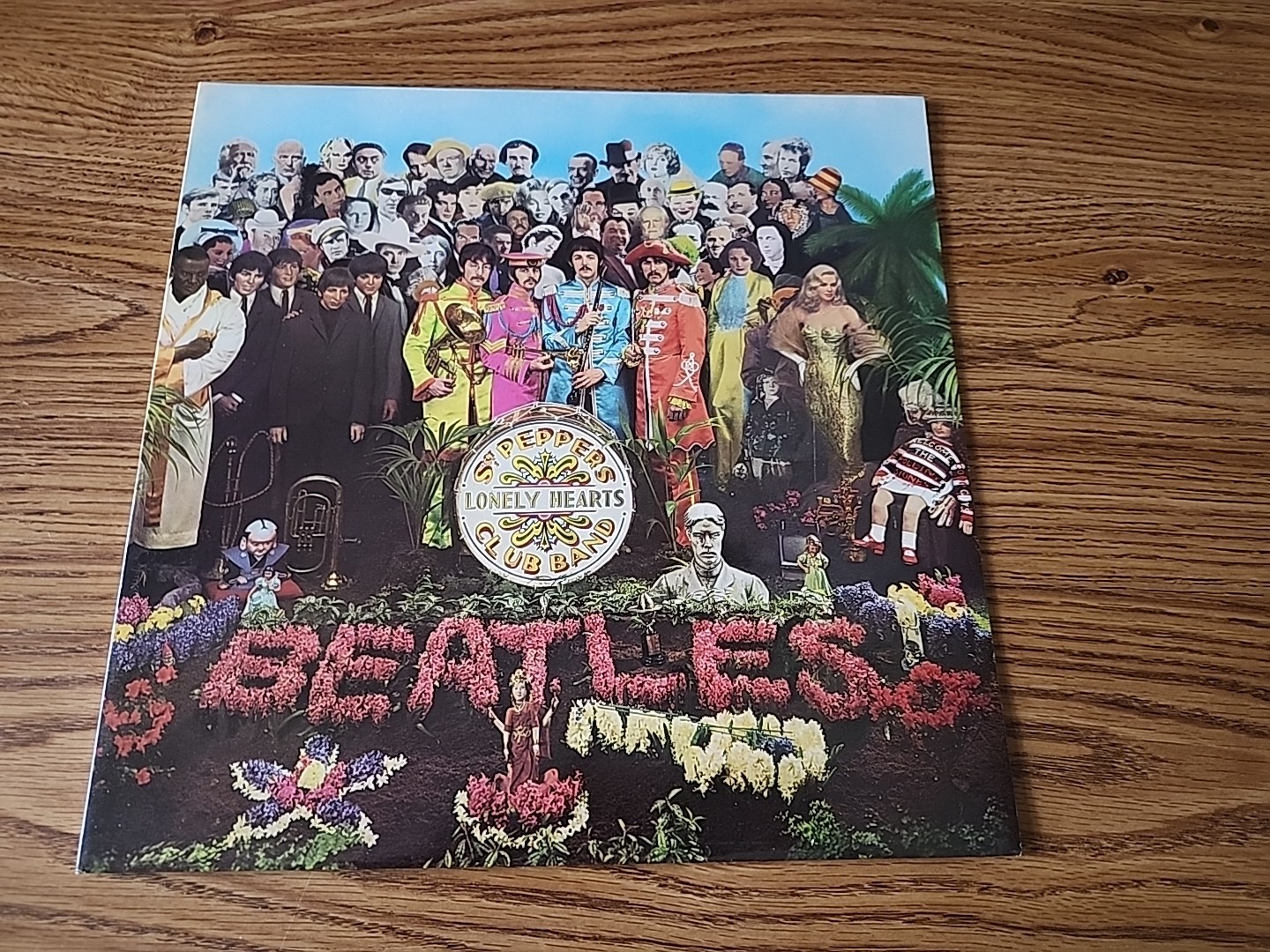 popsike.com - The Beatles 'Sgt. Pepper" 1981 (-1-1") tube mono LP UK ...