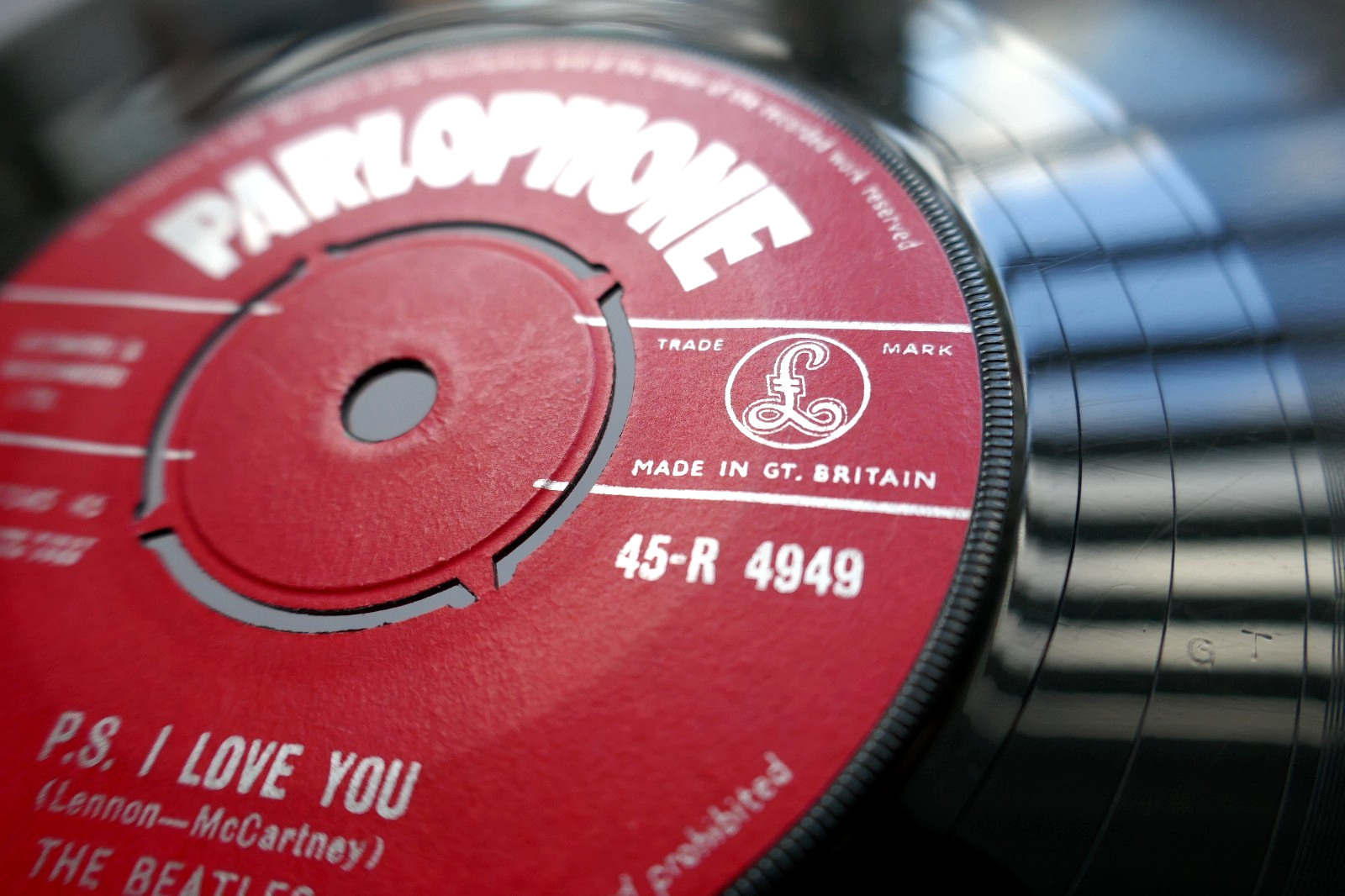 popsike.com - THE BEATLES 45 ' LOVE ME DO ' 1962 - RED PARLOPHONE - EX ...